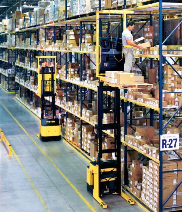 NARROW AISLE ORDER PICKER R30XM (1.300KG) - Xe nâng Hyster Việt Nam